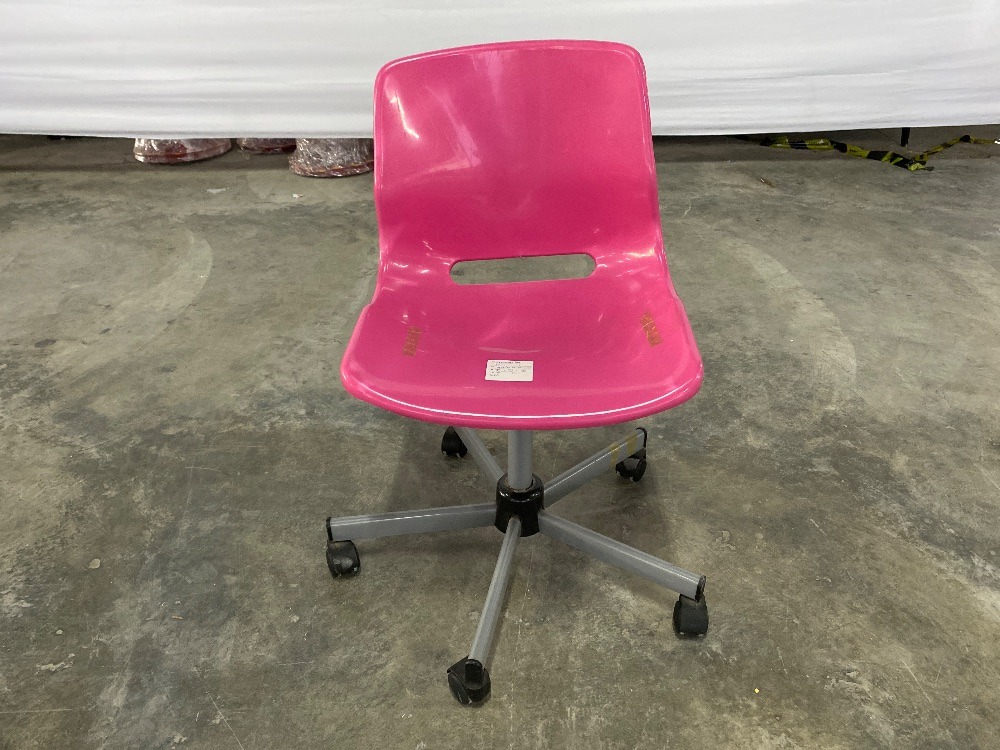 Plastic Office Chair Pink Colour / Kerusi Pejabat Plastik Warna Pink ...