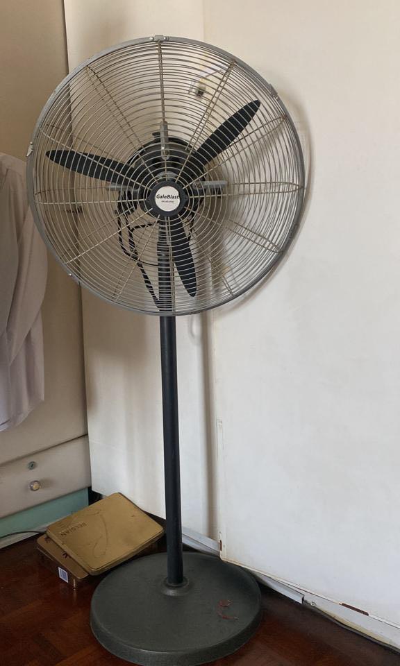 Powerful standing fan, Furniture & Home Living, Lighting & Fans, Fans ...