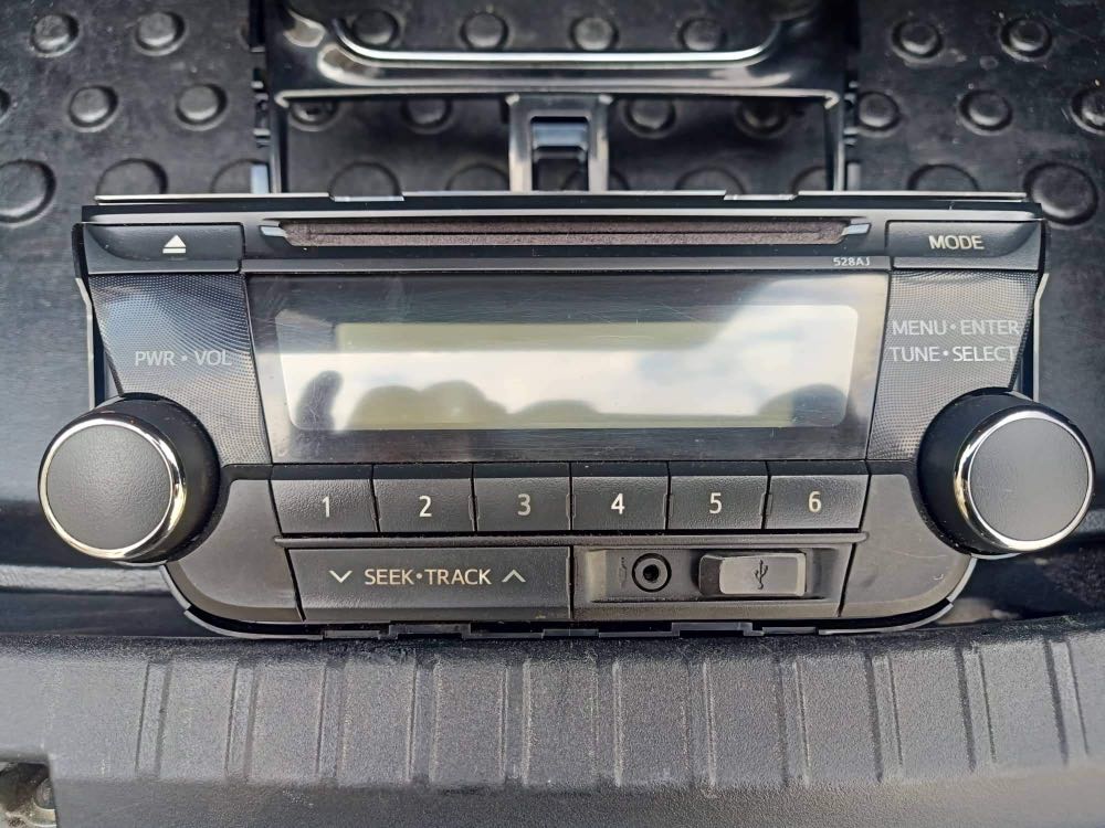 Stock vios stereo and center panel, Car Parts & Accessories, Audio ...