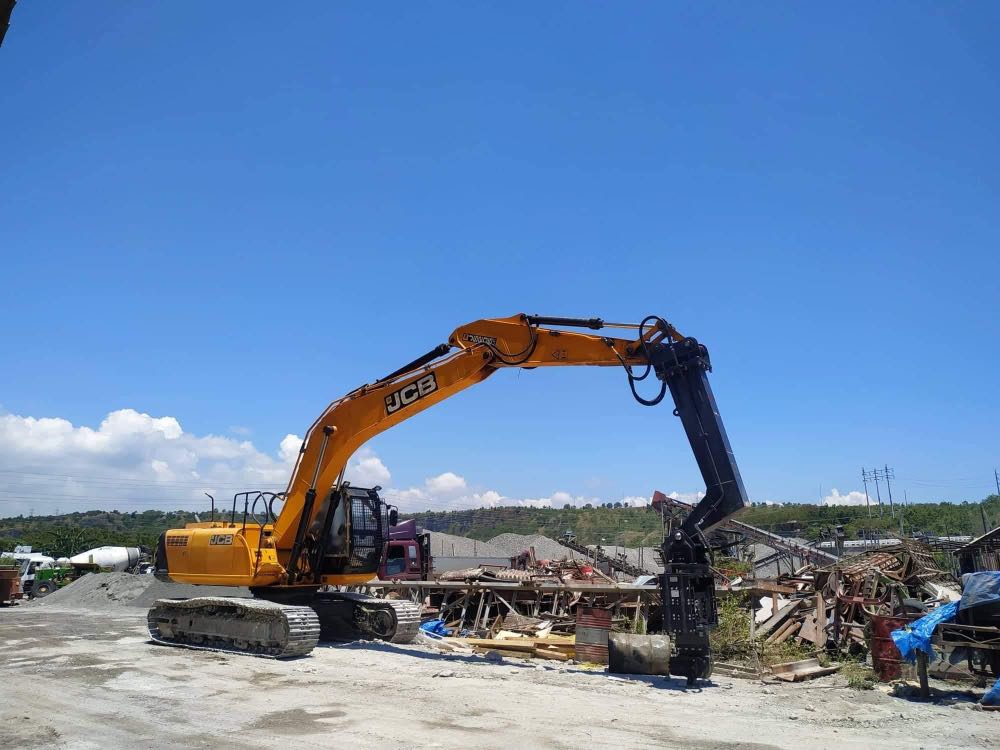 Vibro hammer, Commercial & Industrial, Industrial Equipment on Carousell