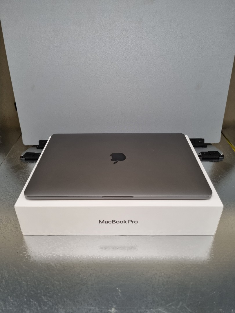 Macbook Pro 13 inch 2019 TouchBar 256GB Full Set, Computers & Tech ...