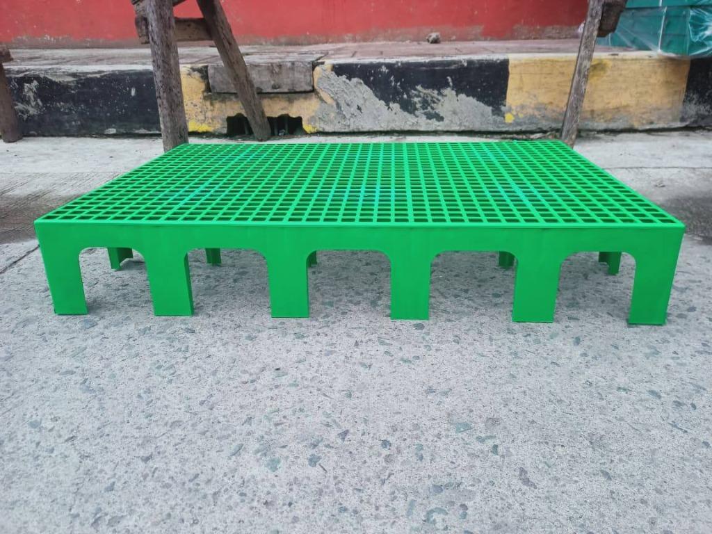 ELEVATED PLASTIC MATTING, Commercial & Industrial, Construction Tools ...