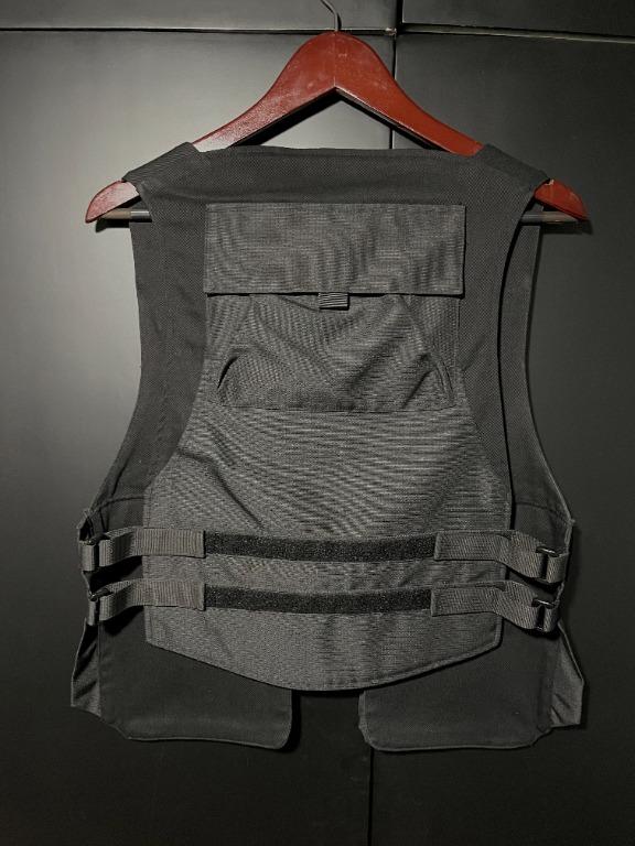 Guerrilla Group 17S-ES-AV01 Vest, Men's Fashion, Coats, Jackets and ...
