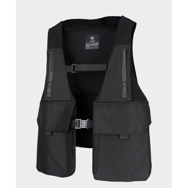 Guerrilla Group 17S-ES-AV01 Vest, Men's Fashion, Coats, Jackets and ...