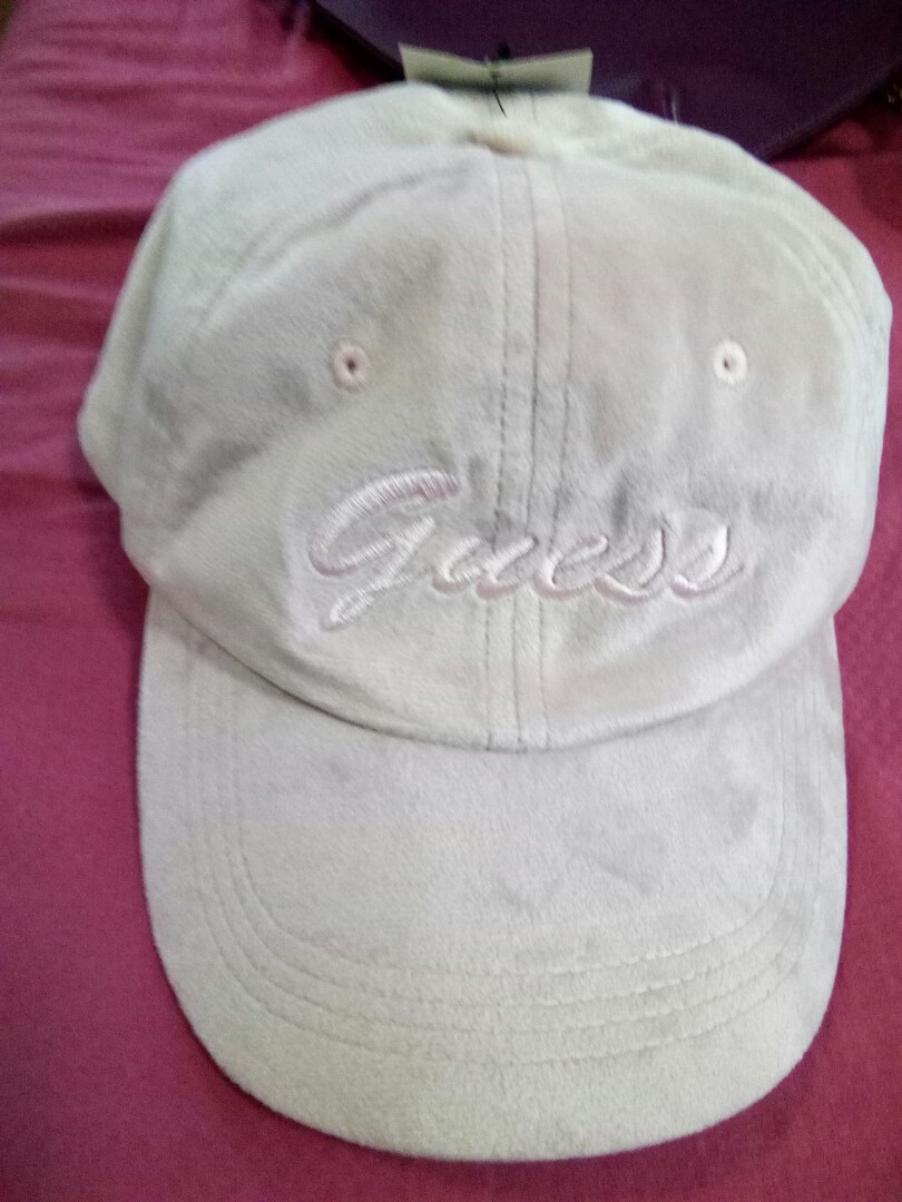 Guess cap, Women's Fashion, Watches & Accessories, Hats & Beanies on ...