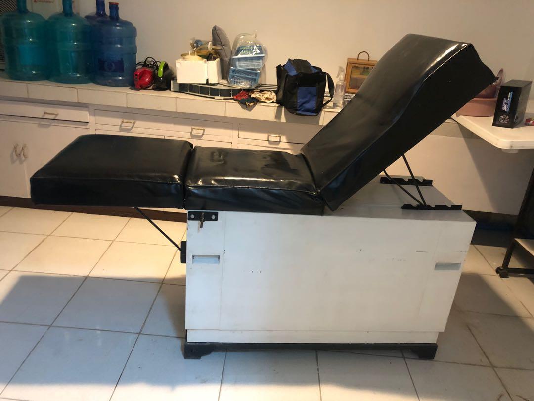 Hamilton bed / Examination bed, Furniture & Home Living, Furniture, Bed ...