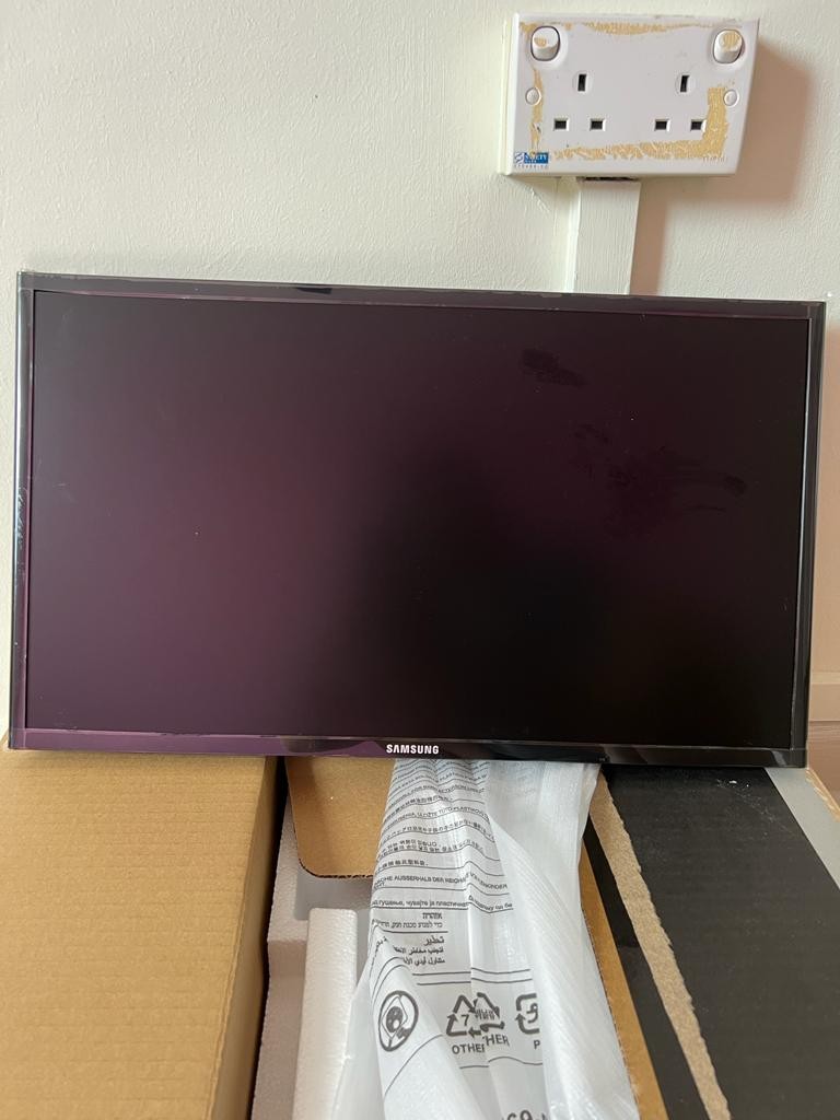 Samsung led monitor 24" full HD S24F350FHE with super slim design ...