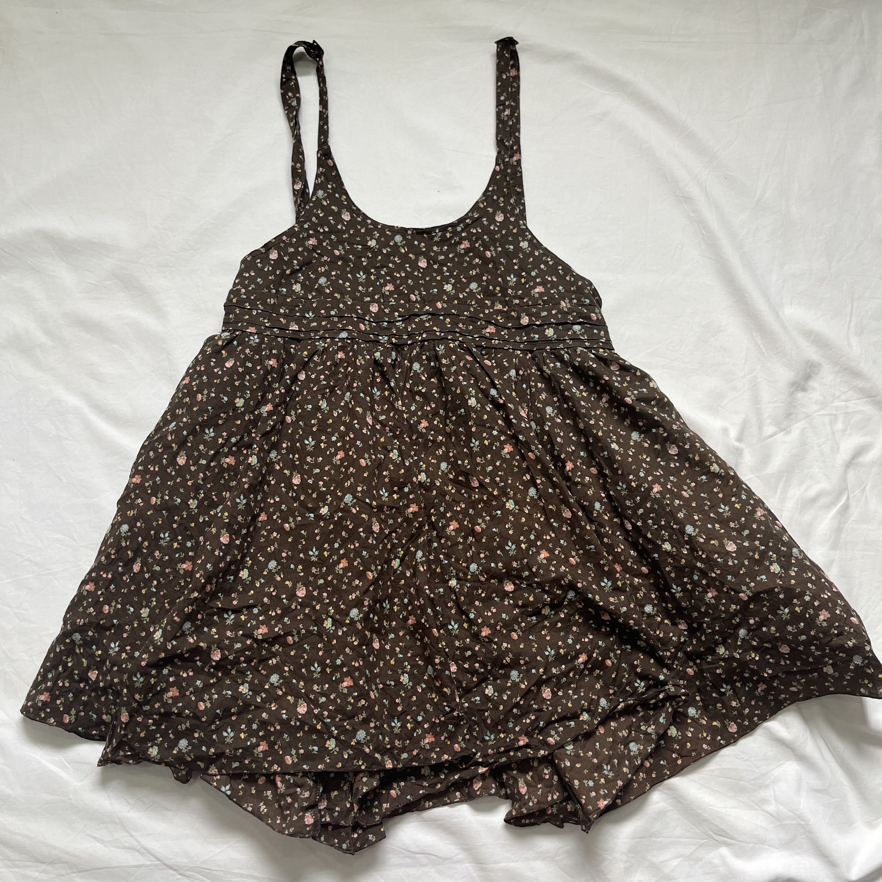 thrifted cottagecore brown floral flowy cami top, Women's Fashion, Tops ...
