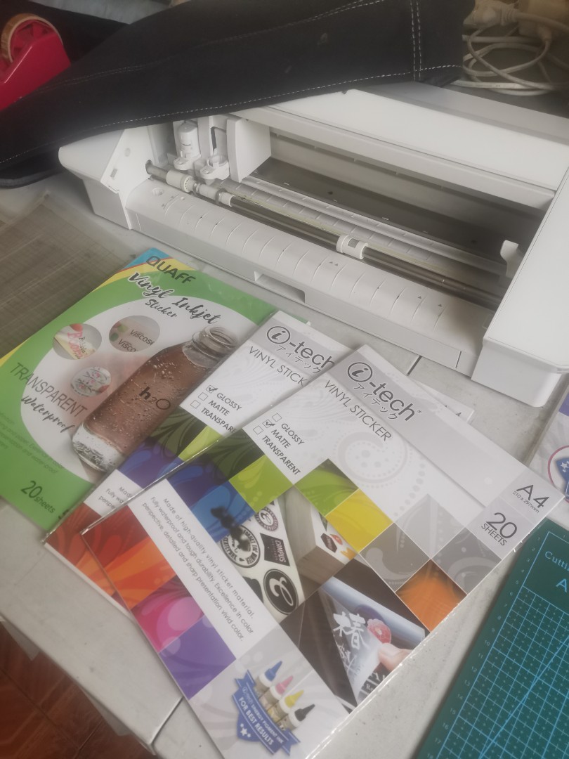 Cameo 4 Cutting plotter with quaff laminator, Hobbies & Toys ...