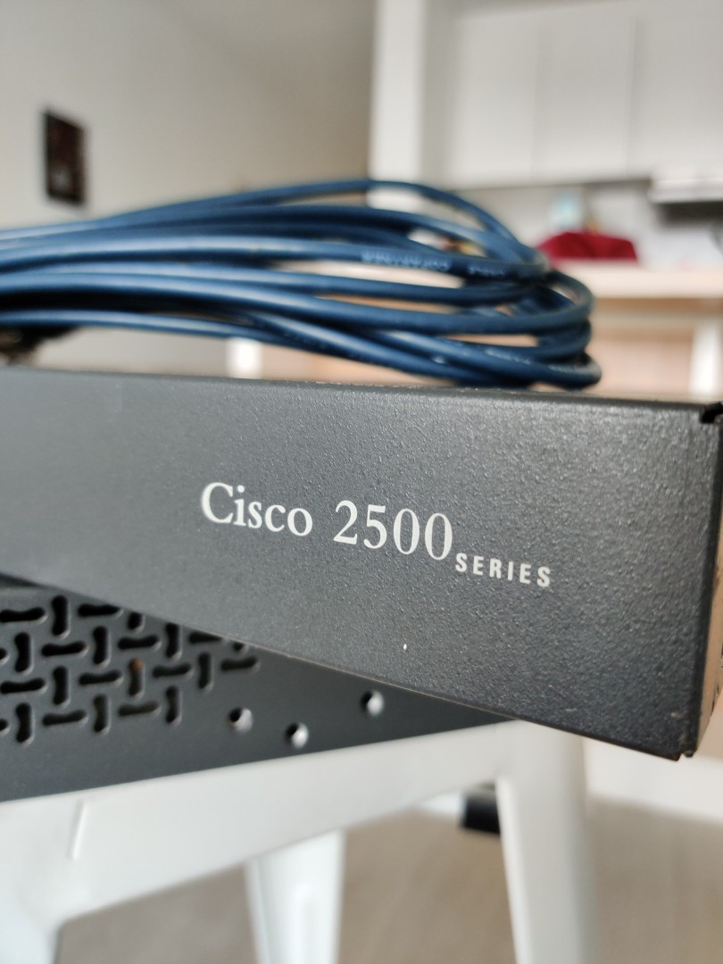 Cisco 2509 serial console router with async octopus cable, Computers ...