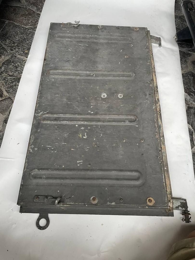 Land Rover Defender Tailgate, Auto Accessories on Carousell