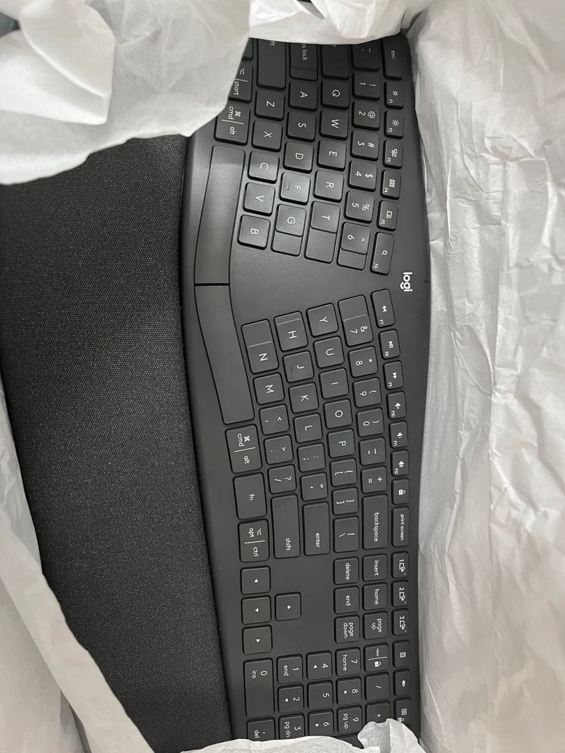 (Perfect Condition) Logitech Ergo USB Wireless Keyboard with Resting ...