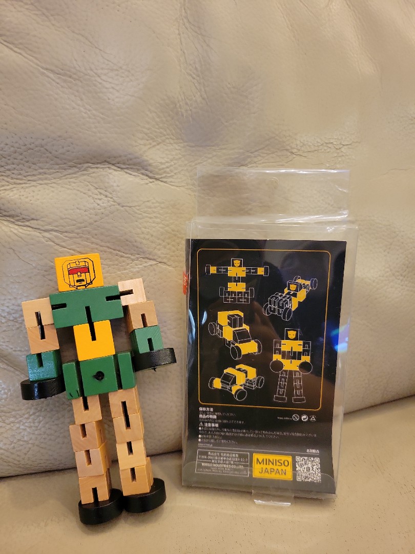 Miniso wood robot, 興趣及遊戲, 玩具 & 遊戲類 - Carousell
