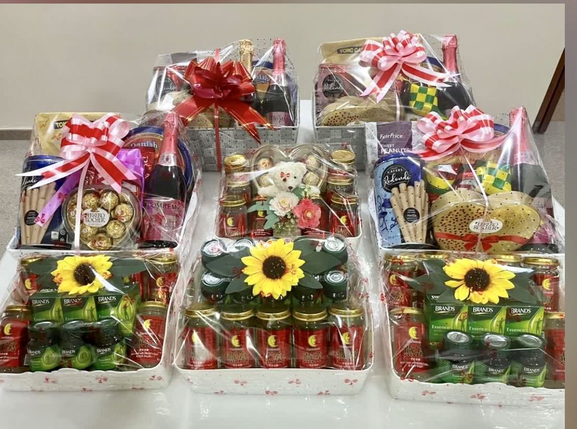 Premium and Simple Gift Hampers suitable for all occasions for ...