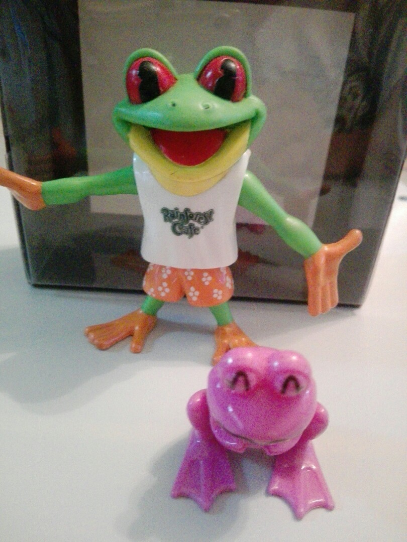 Rainforest Cafe Frog Figurine, Hobbies & Toys, Collectibles ...