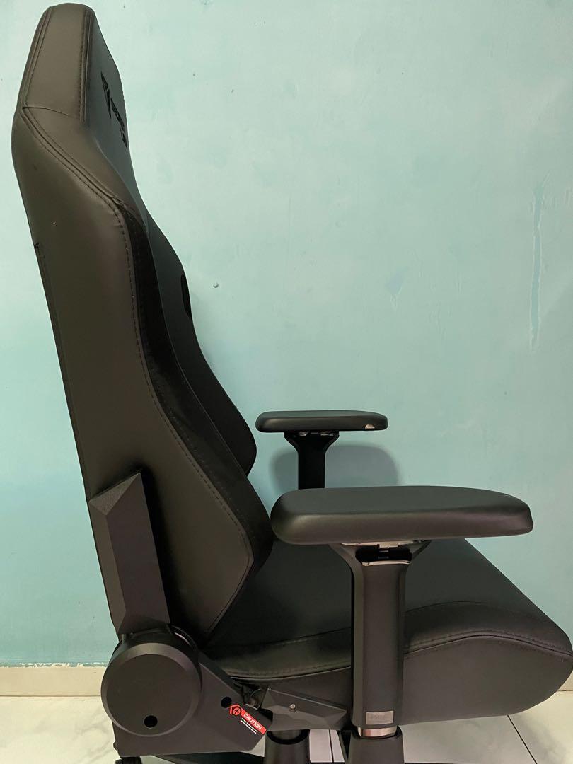 Secret Lab Omega 2020 (Black), Furniture & Home Living, Furniture ...