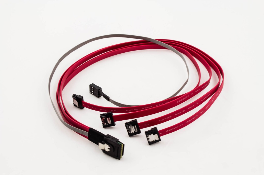 Adaptec SFF-8087 to 4 x SAS/SATA Breakout Cable with SGPIO, Computers ...