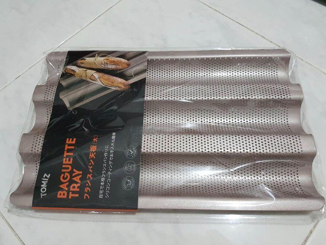TOMiZ Baguette Tray, Furniture & Home Living, Kitchenware & Tableware, Bakeware on Carousell