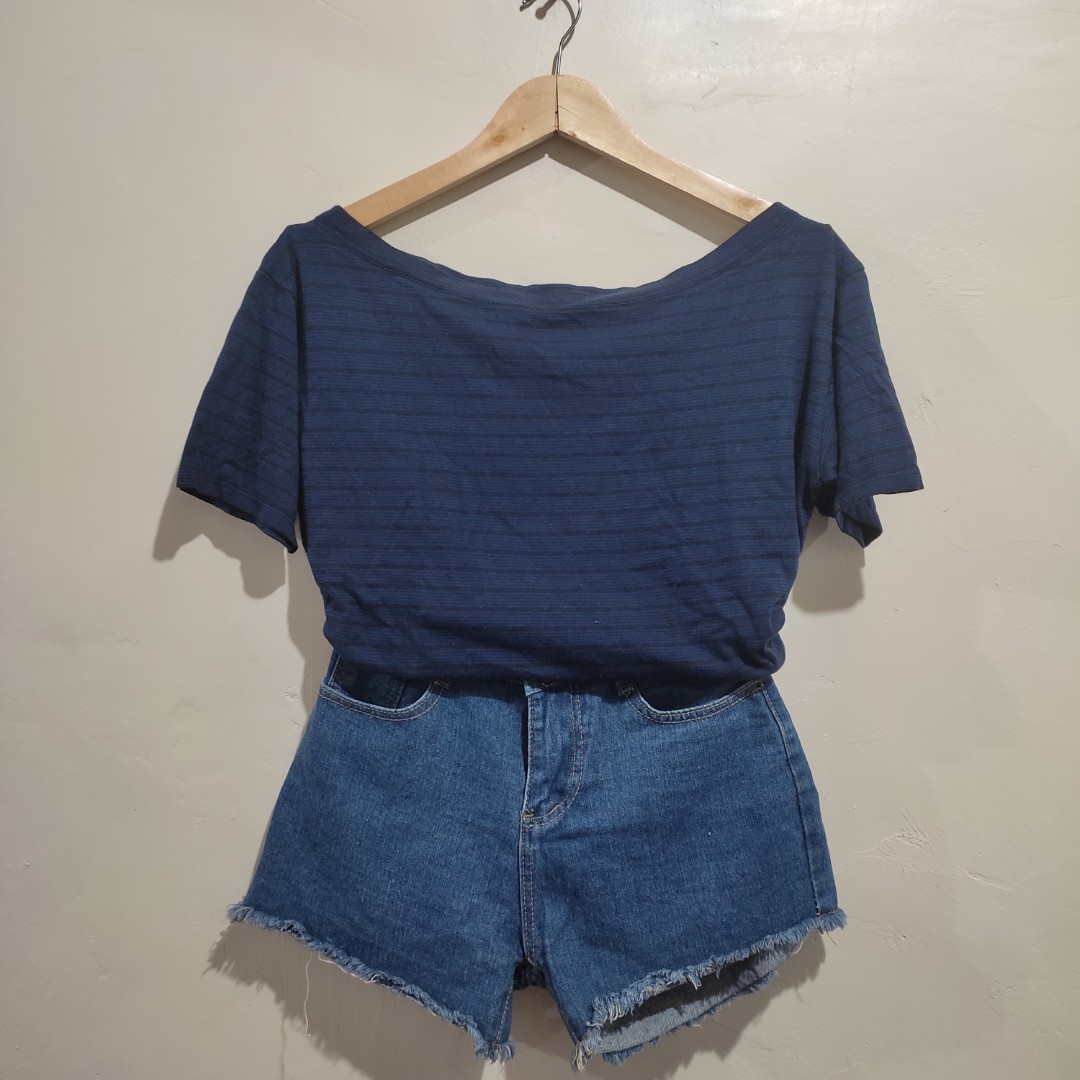 Uniqlo Basic Tee Shirt Off-shoulder, Women's Fashion, Tops, Blouses on ...