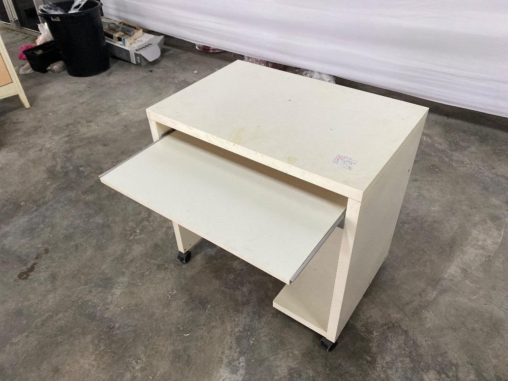 Wooden Computer Table with Keyboard Tray & Wheel / Meja Komputer Kayu ...