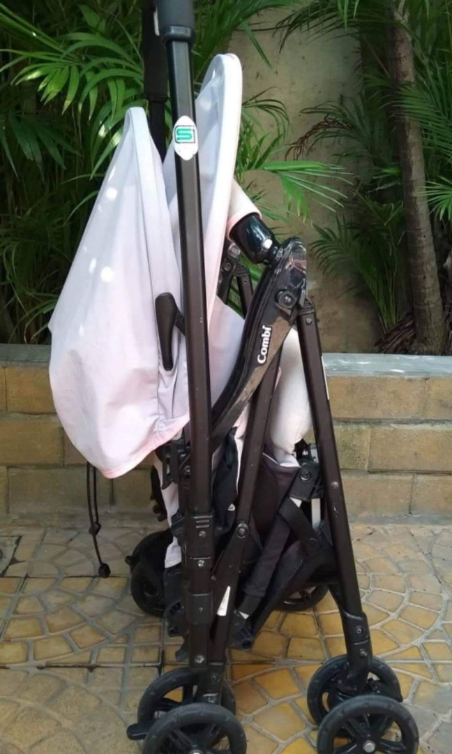Combi Mechacal stroller with free 2 in 1 walker/ride on car and ...