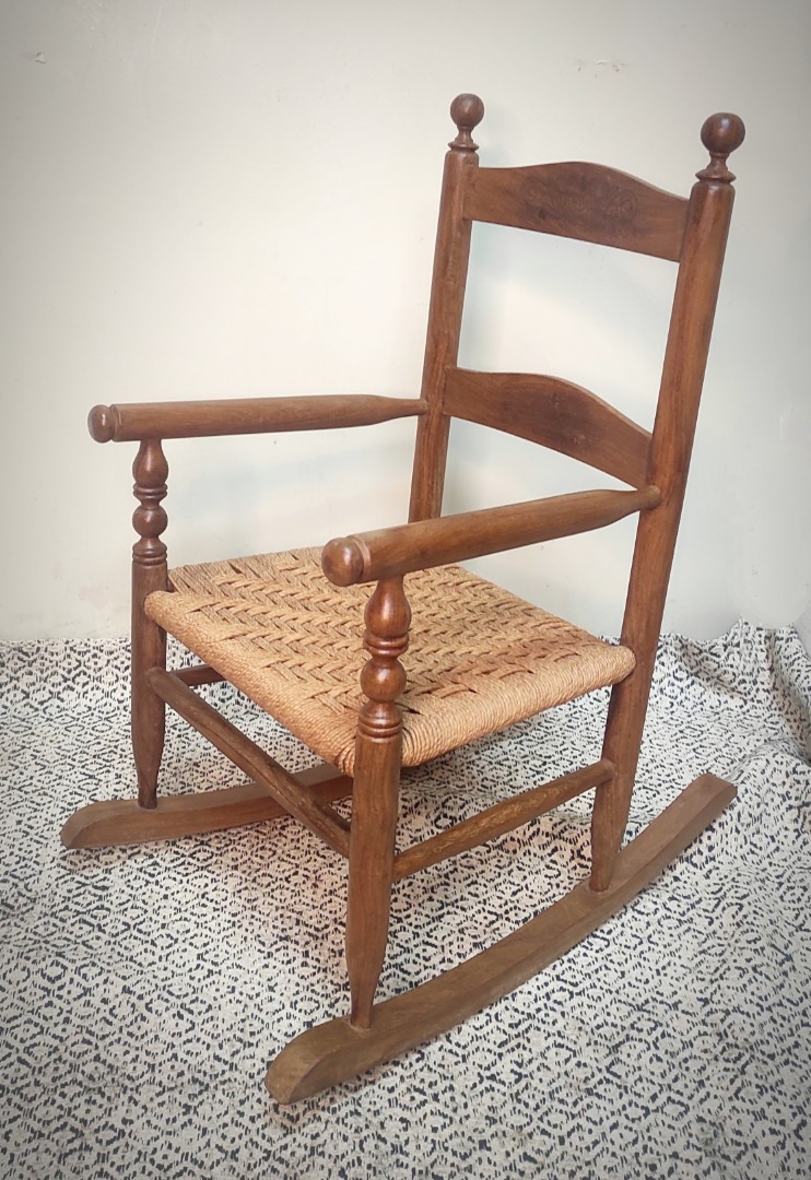 Exceptional Reading Rocking Chair, Babies & Kids, Baby Nursery & Kids ...