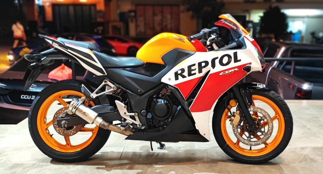 Honda CBR 250R v2 2016 Repsol Edition 250, Motorbikes on Carousell