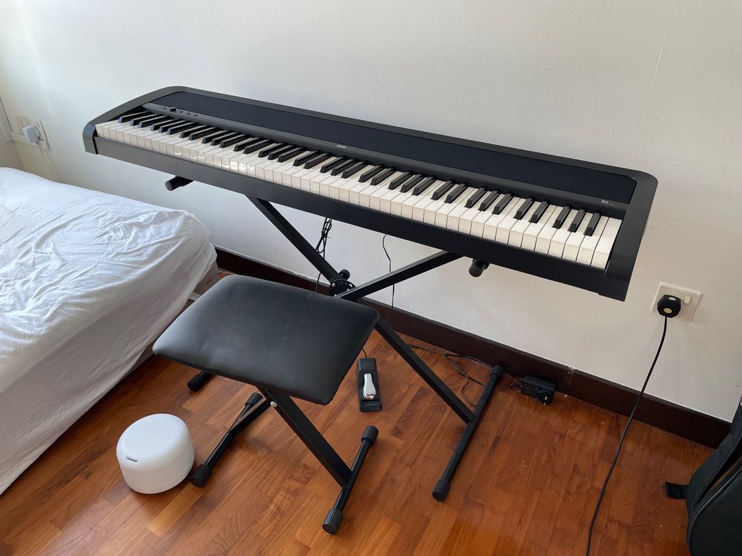 Korg B2 with Stand and Seat, Hobbies & Toys, Music & Media, Musical ...