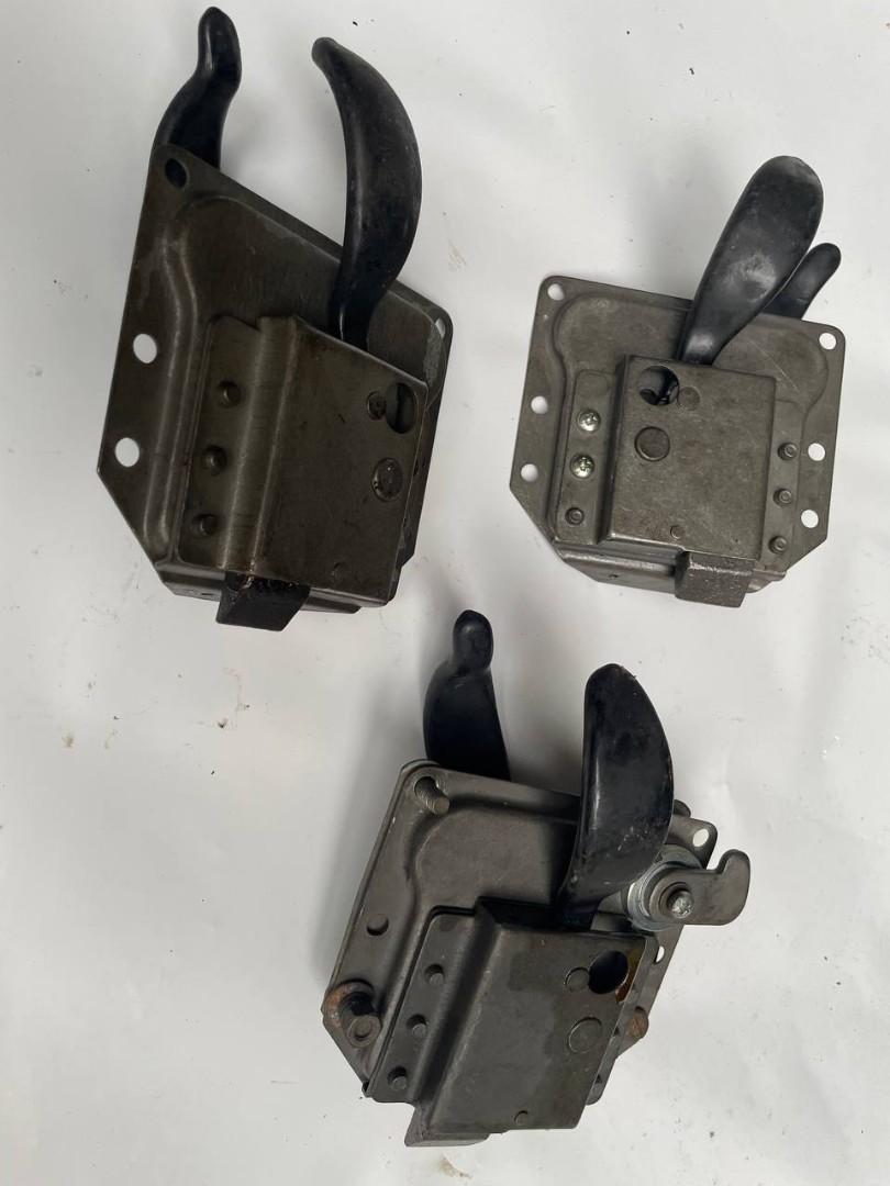 Land Rover door latch, Auto Accessories on Carousell