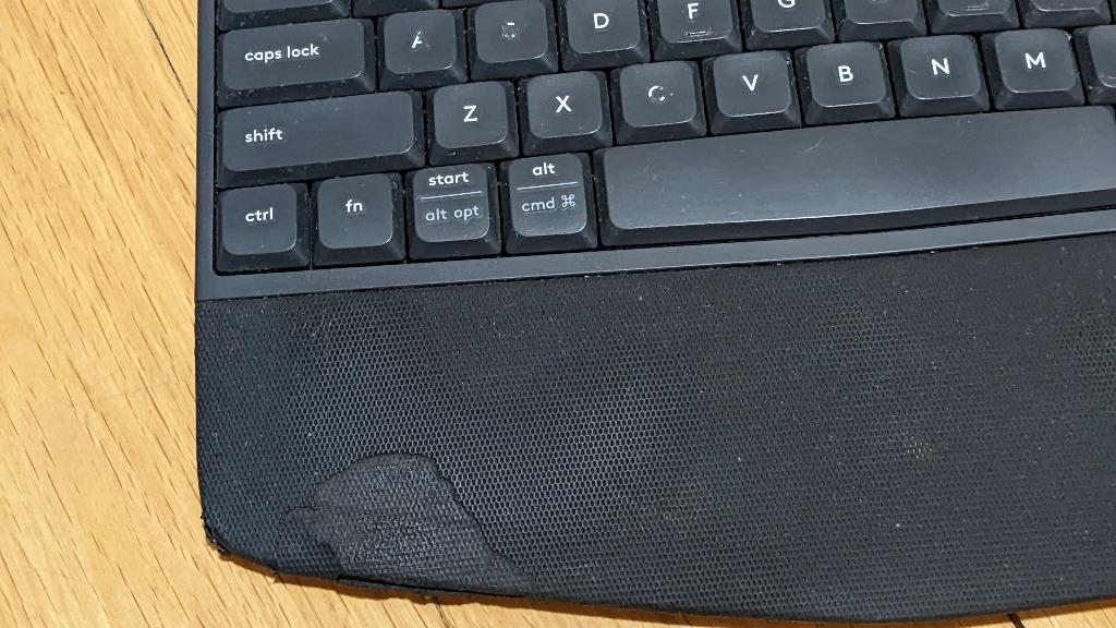 Logitech K850 Multi-Device keyboard, Computers & Tech, Parts ...