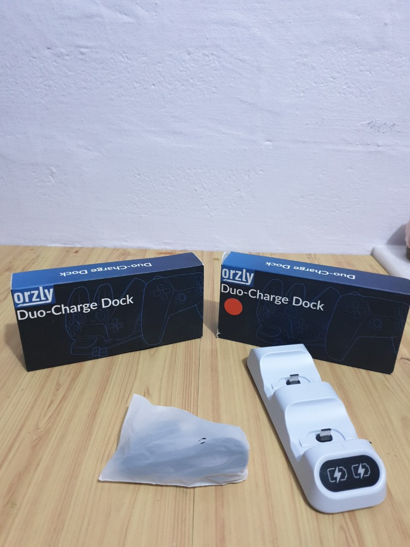 Orzly Duo-charge Dock for ps5 , nintendo , etc . Multiplatform gaming ...