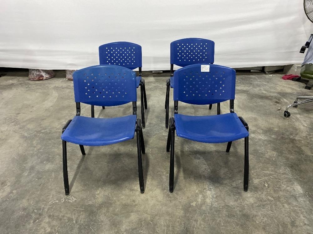 Plastic Office Chair Blue Colour / Kerusi Pejabat Plastik Warna Biru ...