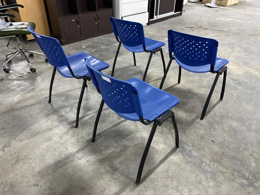 Plastic Office Chair Blue Colour / Kerusi Pejabat Plastik Warna Biru ...