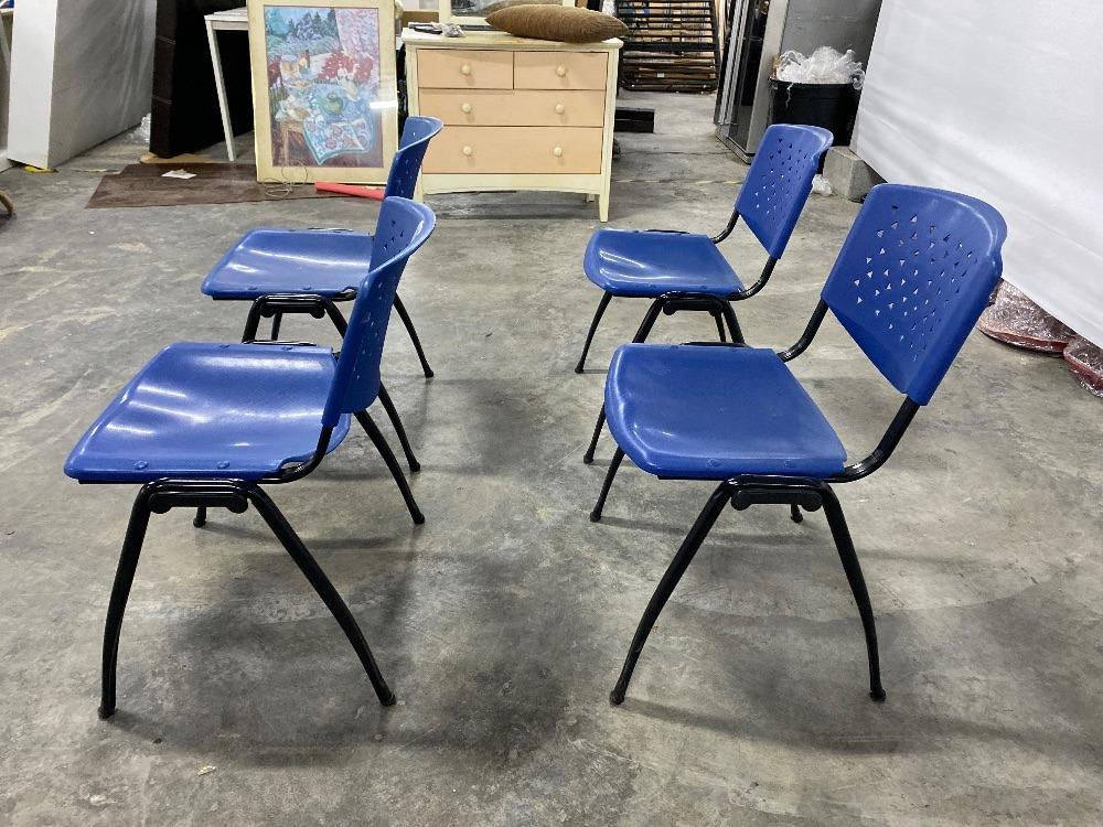 Plastic Office Chair Blue Colour / Kerusi Pejabat Plastik Warna Biru ...