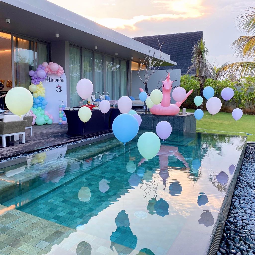 Pool side birthday proposal decorations suprise, Hobbies & Toys ...