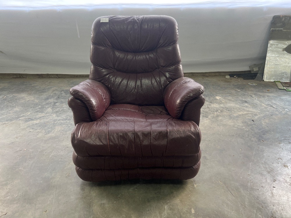 RUBELLI Single Seater Leather Recliner Sofa Red Colour / RUBELLI Single ...