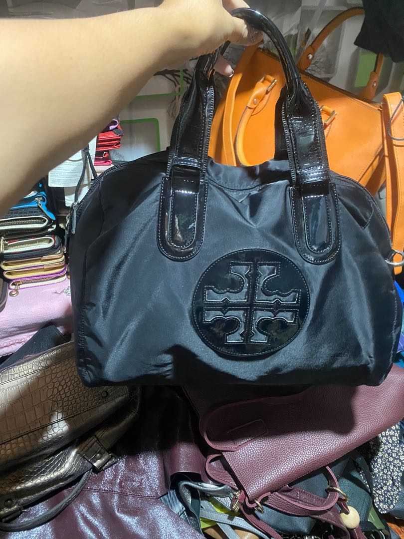 Tory nylon semi layas bag, Luxury, Bags & Wallets on Carousell