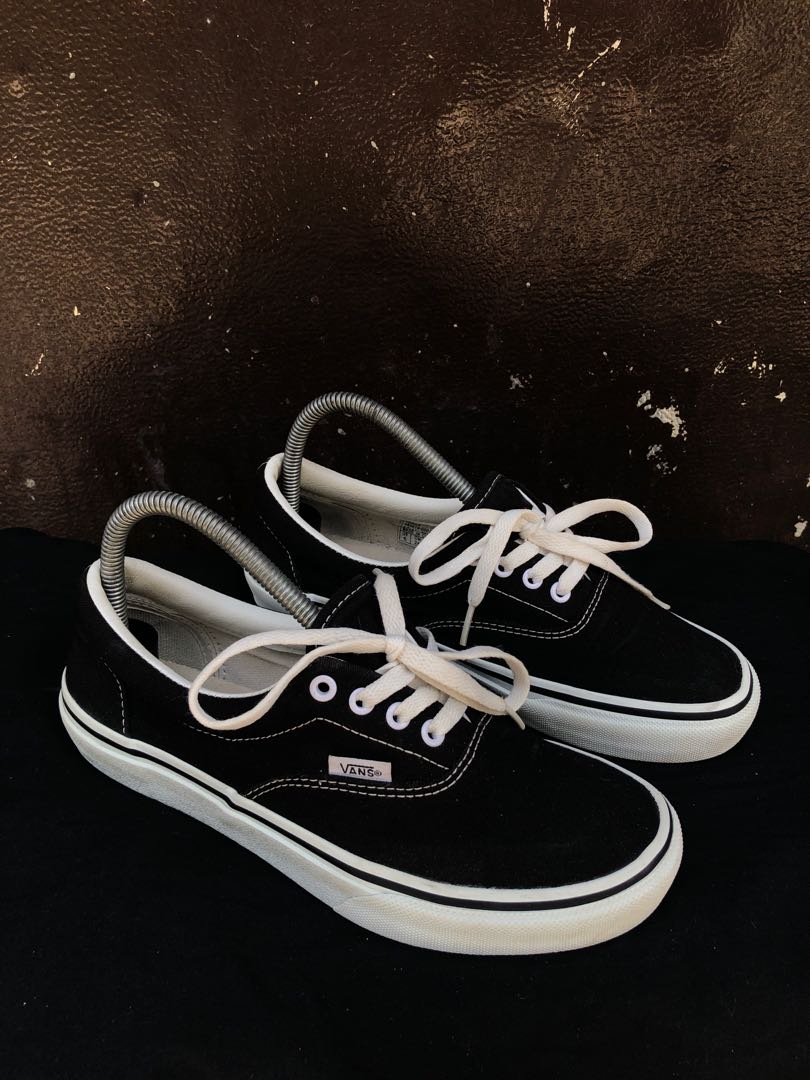 Vans classic era, Men's Fashion, Footwear, Sneakers on Carousell