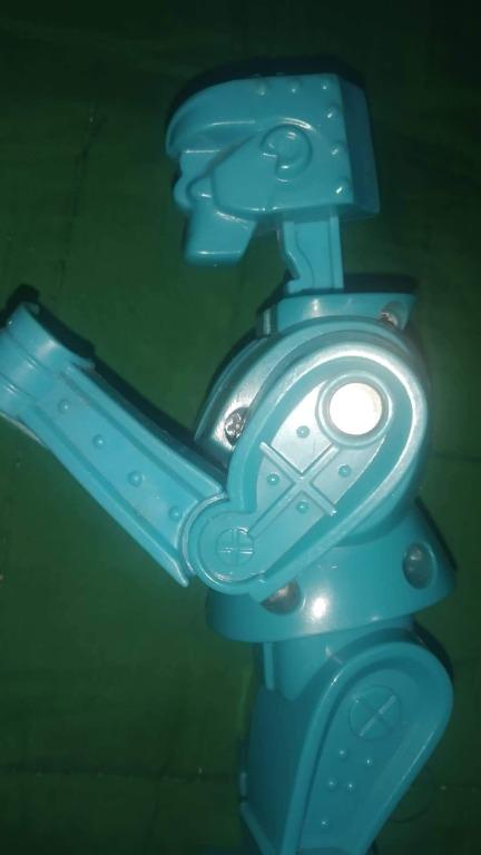 BLUE BOMBER ROBOT REPLACEMENT PARTS to Rock'Em Sock'Em Robot, Hobbies ...