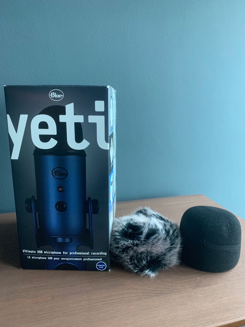 Blue yeti pop filter and dead cat, Audio, Microphones on Carousell