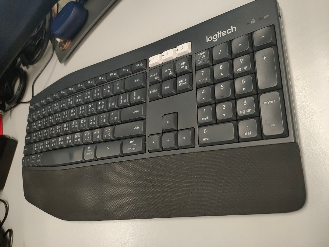 Logitech k850, 電腦＆科技, 電腦周邊及配件, 電腦鍵盤及相關產品 - Carousell