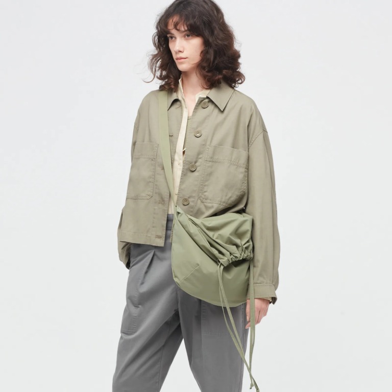 Uniqlo U Drawstring Shoulder Bag, Men's Fashion, Bags, Sling Bags on ...