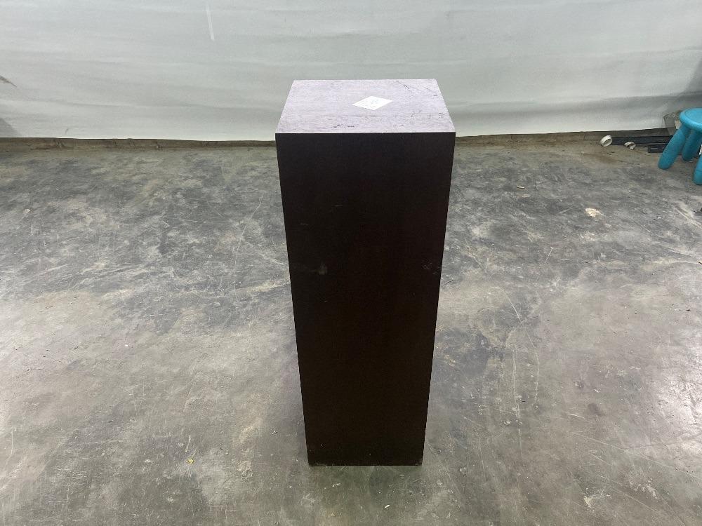 Wooden Plinth for Display / Tiang Kayu untuk Paparan, Furniture & Home ...