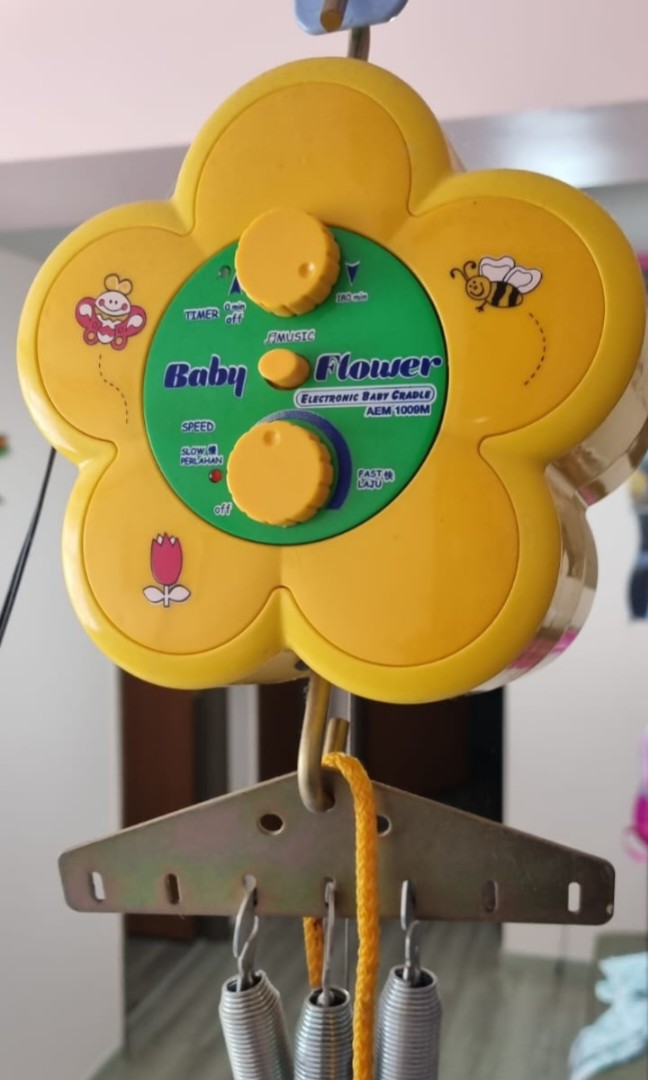 Automatic rocker, Babies & Kids, Baby Nursery & Kids Furniture, Cots ...