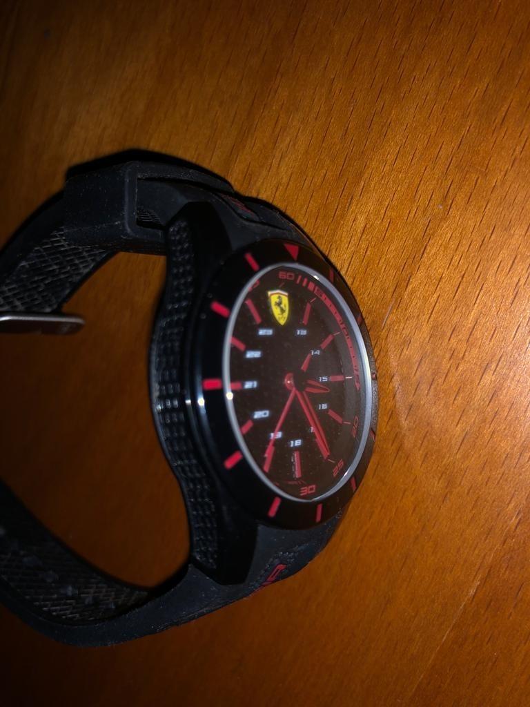Ferrari scuderia watch authentic with box, Everything Else on Carousell