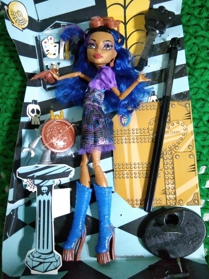 Monster High Art Class ROBECCA STEAM, Hobbies & Toys, Toys & Games on ...