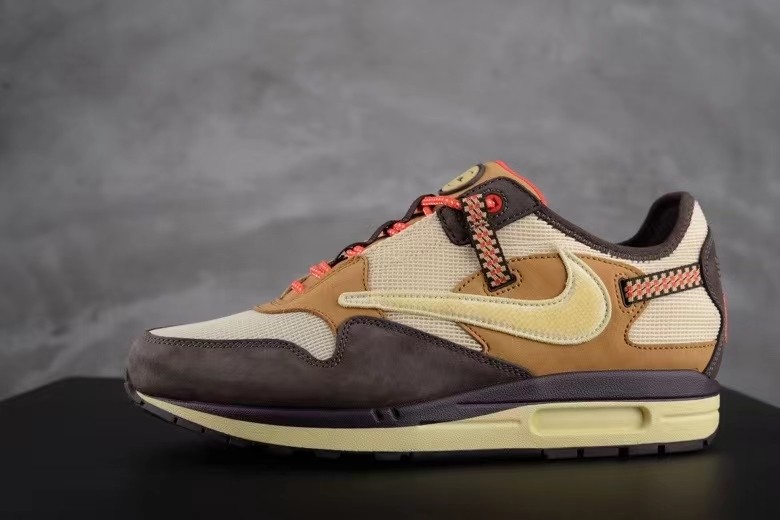 Nike air max 1 x Travis Scott Baroque Brown 倒勾 聯名 慢跑鞋, 他的時尚, 鞋類, 運動鞋、球鞋 ...