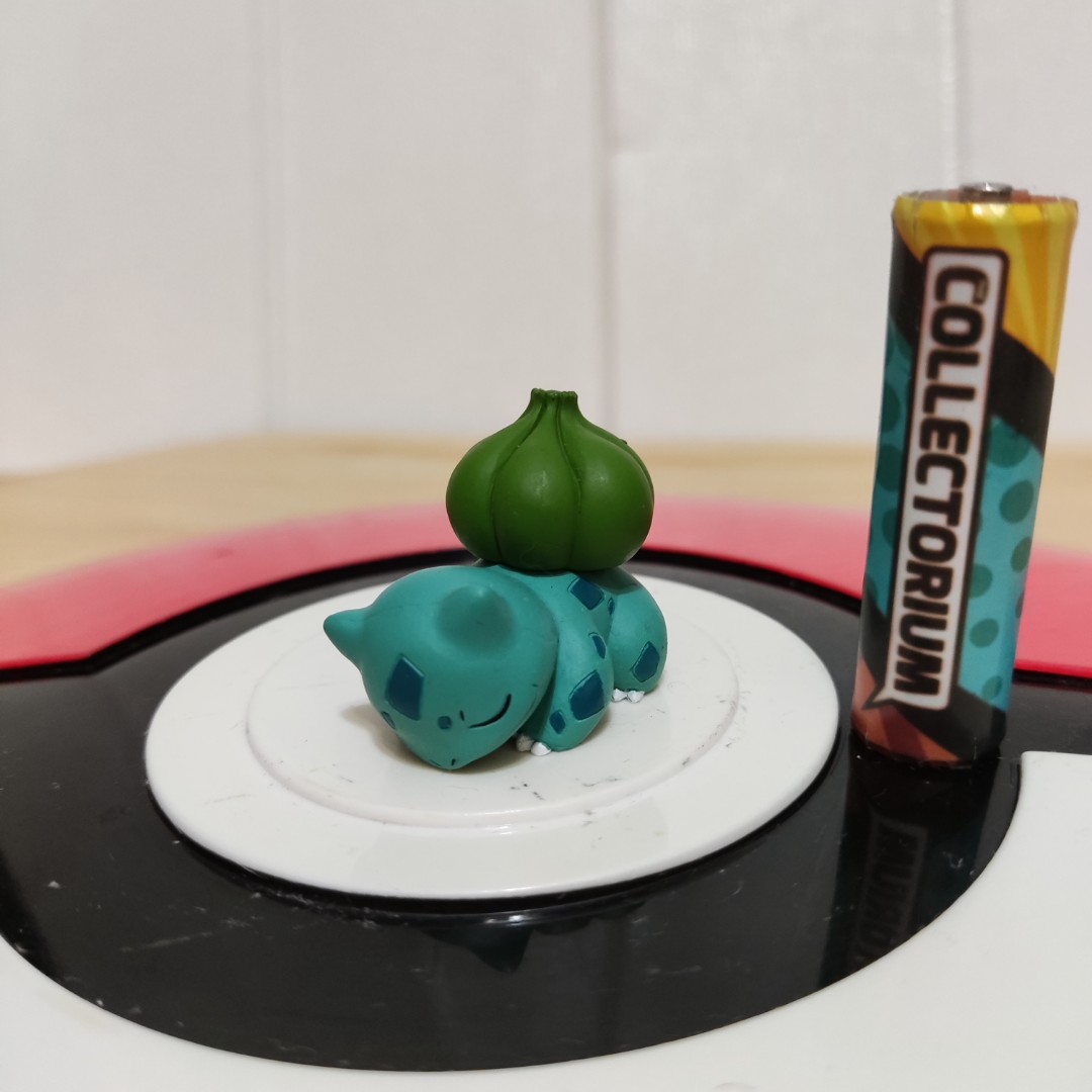 Pokemon Sleeping Bulbasaur T-Arts, Hobbies & Toys, Toys & Games on ...