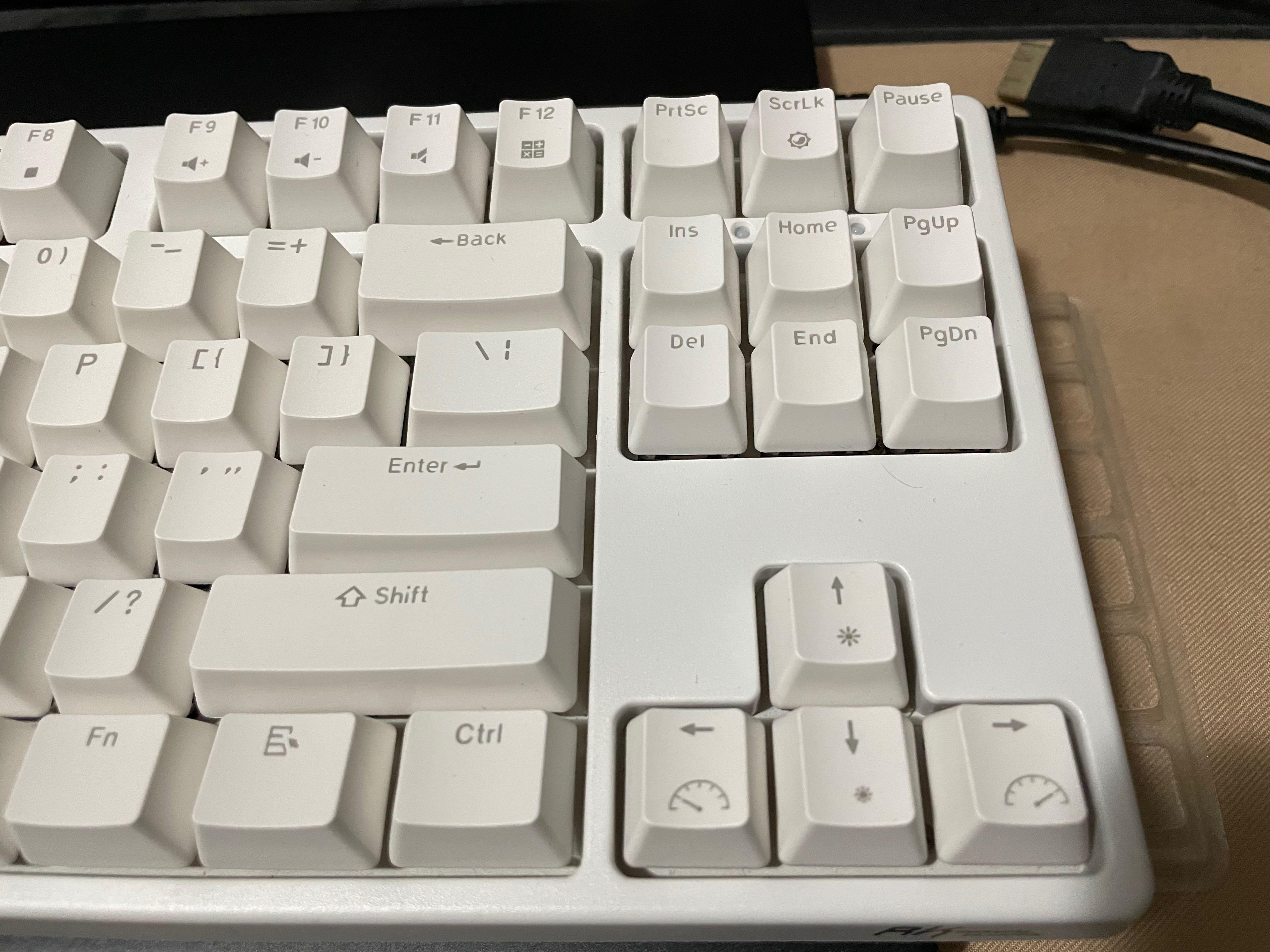 Royal Kludge RK987A 白色背光紅軸機械鍵盤, 電腦＆科技, 電腦周邊及配件, 電腦鍵盤及相關產品 - Carousell