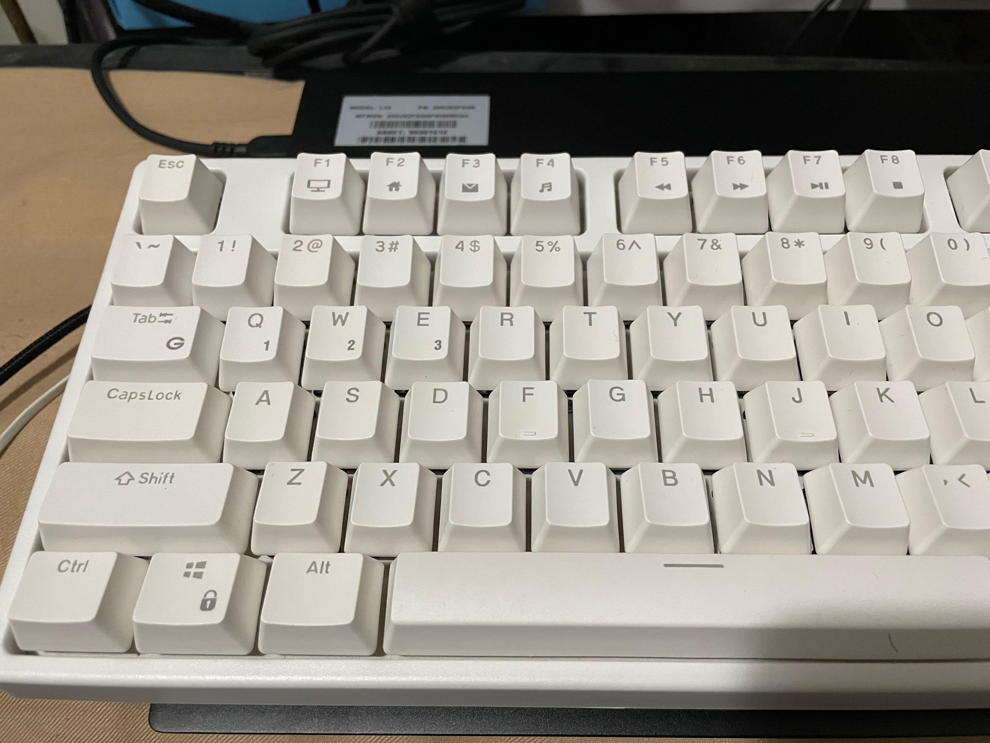 Royal Kludge RK987A 白色背光紅軸機械鍵盤, 電腦＆科技, 電腦周邊及配件, 電腦鍵盤及相關產品 - Carousell